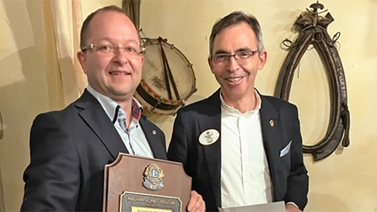 Lionsfreund Sauer mit dem Melvin Jones Fellow Award ausgezeichnet ...